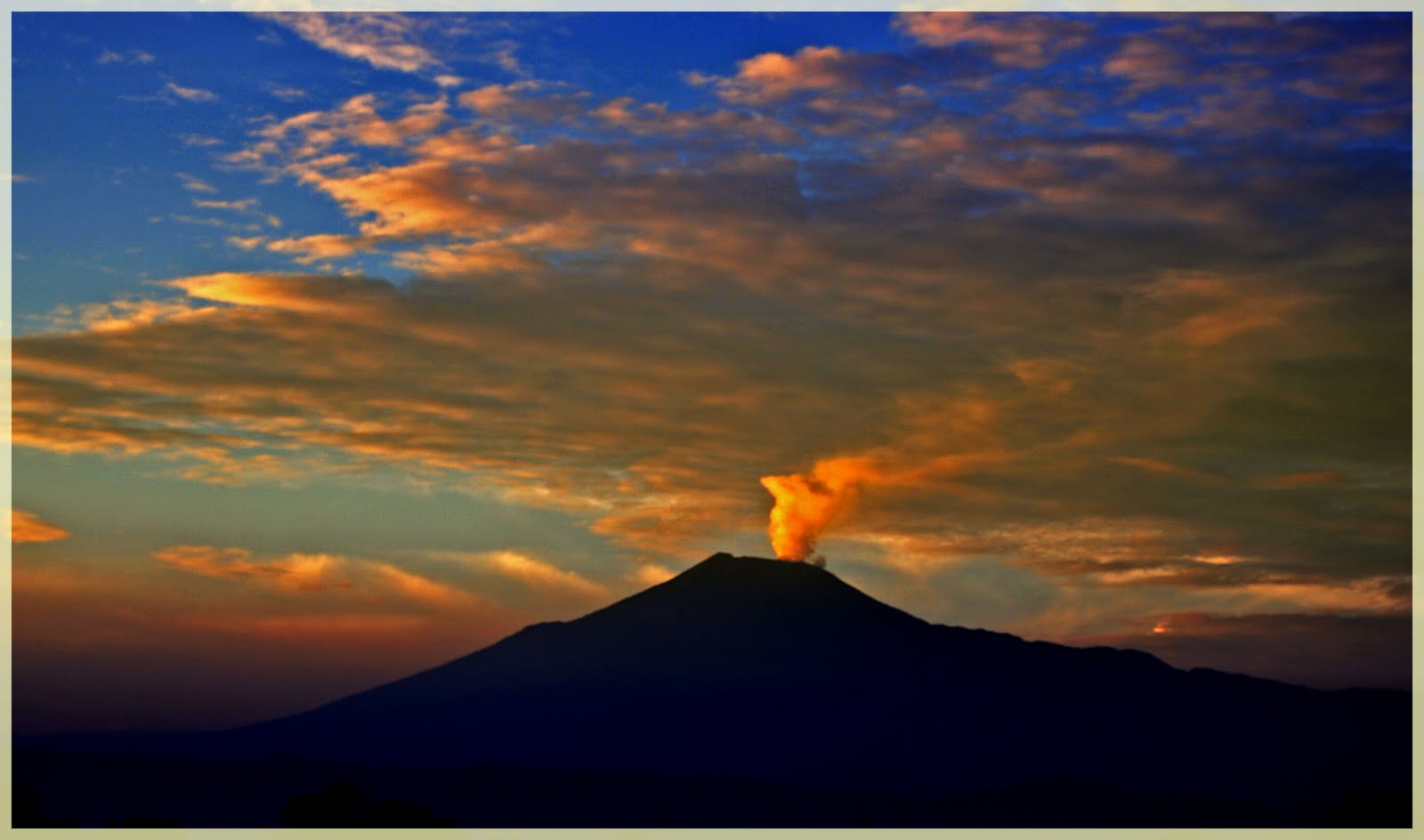 heryphotography: aktifitas gunung slamet