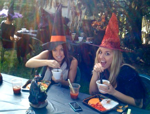 Betty's corner of the world: Witch's Brew Garden Party