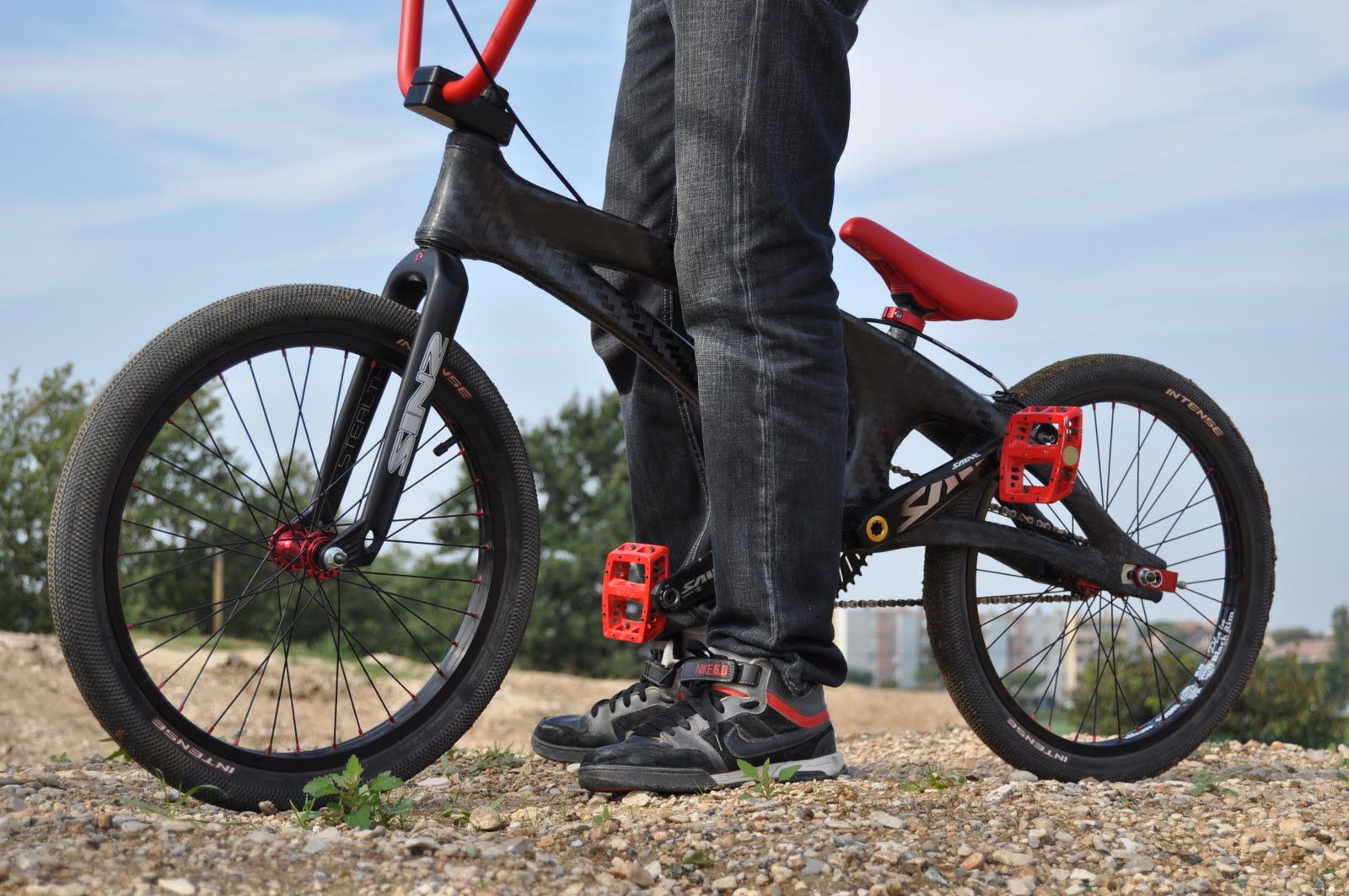 CHILKOOT - La Compagnie Des Pionniers: [BMX en carbone]
