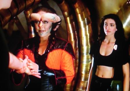 MUSINGS OF A SCI-FI FANATIC: Farscape S1 Ep5: Back And Back And Back To ...
