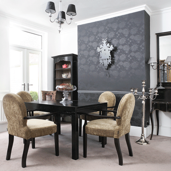 A Dream House for Trish: Dramatic Dining