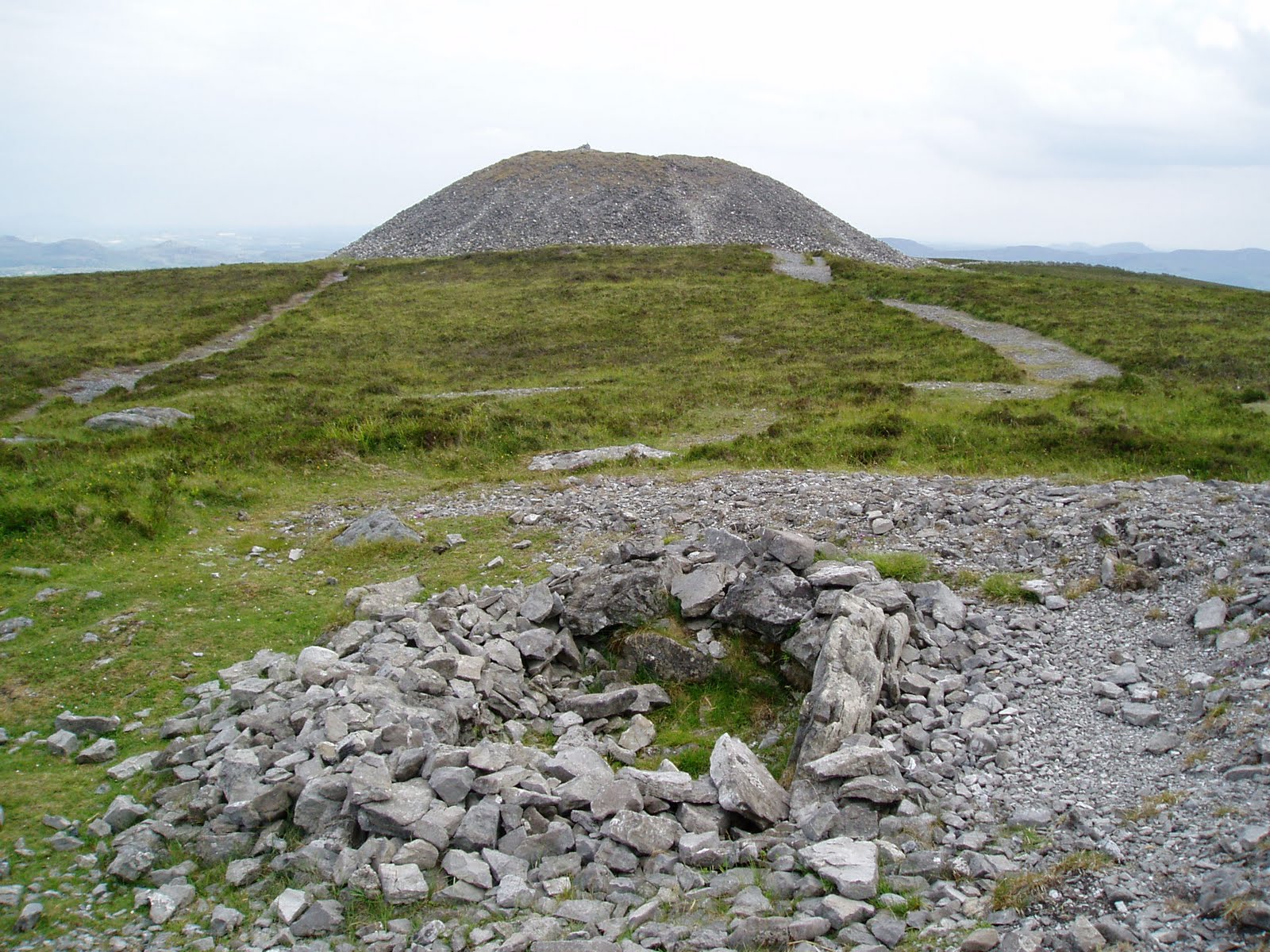 Jicaro-Ireland: Maeve's Cairn, Sligo, Ireland