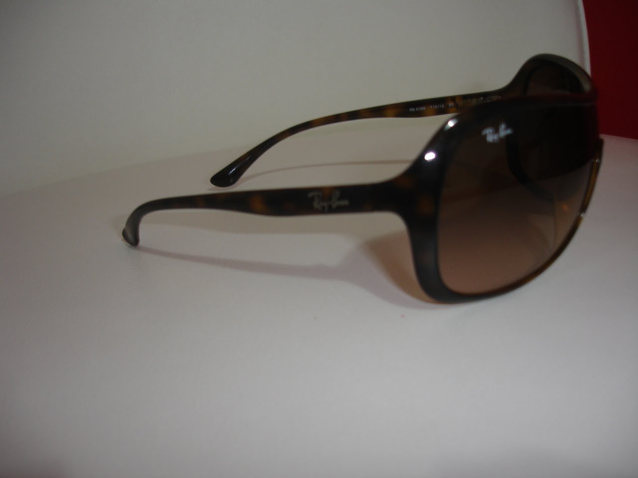 BRECHÓ DE GRIFES: ÓCULOS RAY BAN 4086 710/13 - ( VENDIDO!!! )