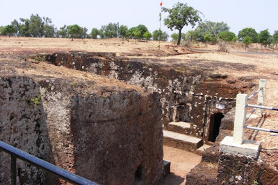 महाराष्ट्रातील किल्ले....: Samangad