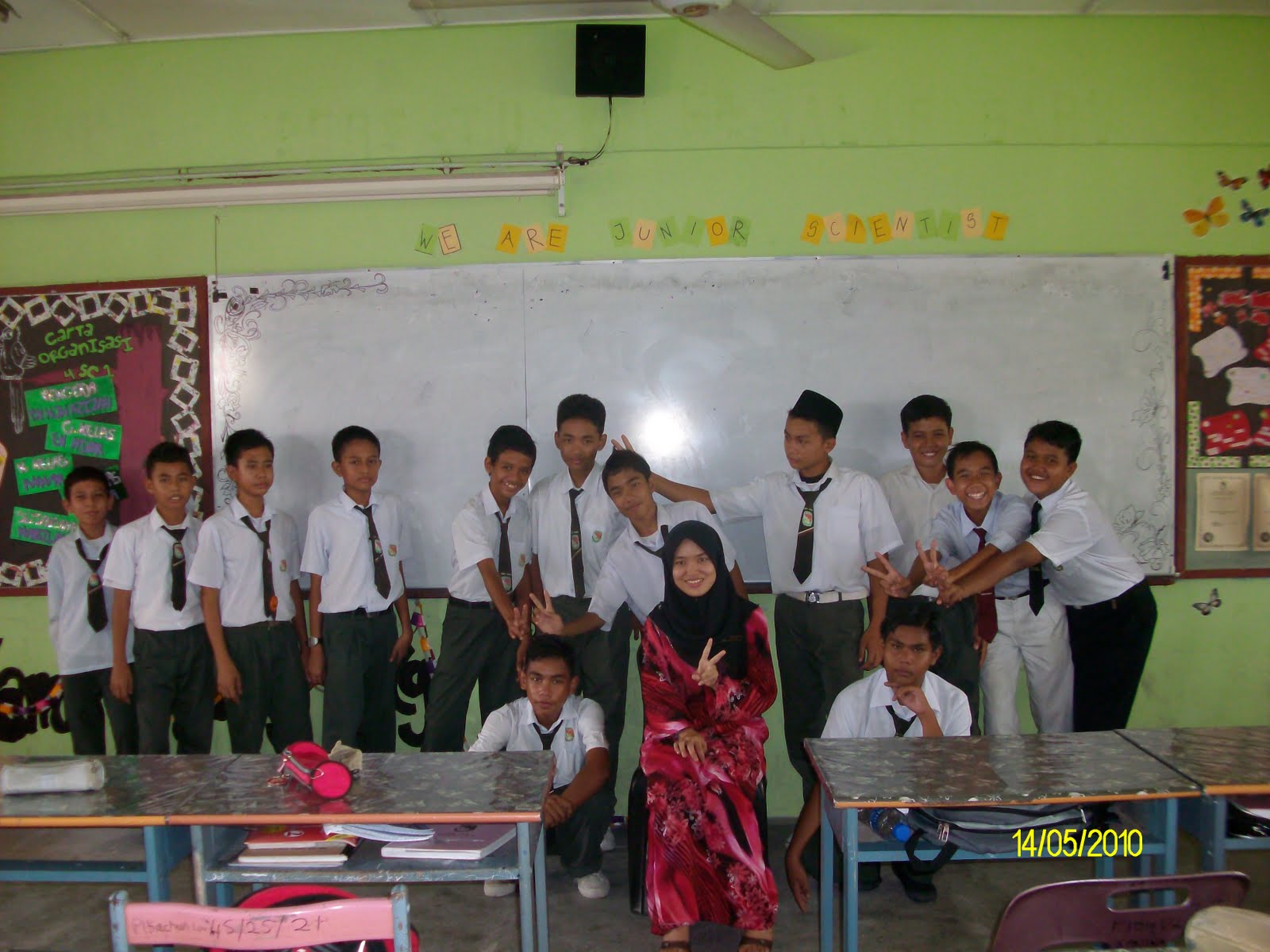 kAmBoH~Na~kOh~: smk TIWA terpahat d hati.......
