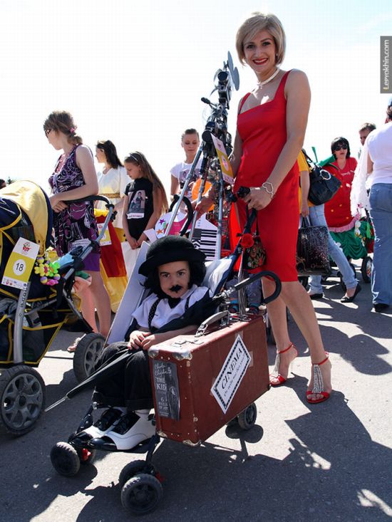 Funny Free Pics: Custom Strollers Parade In Russia