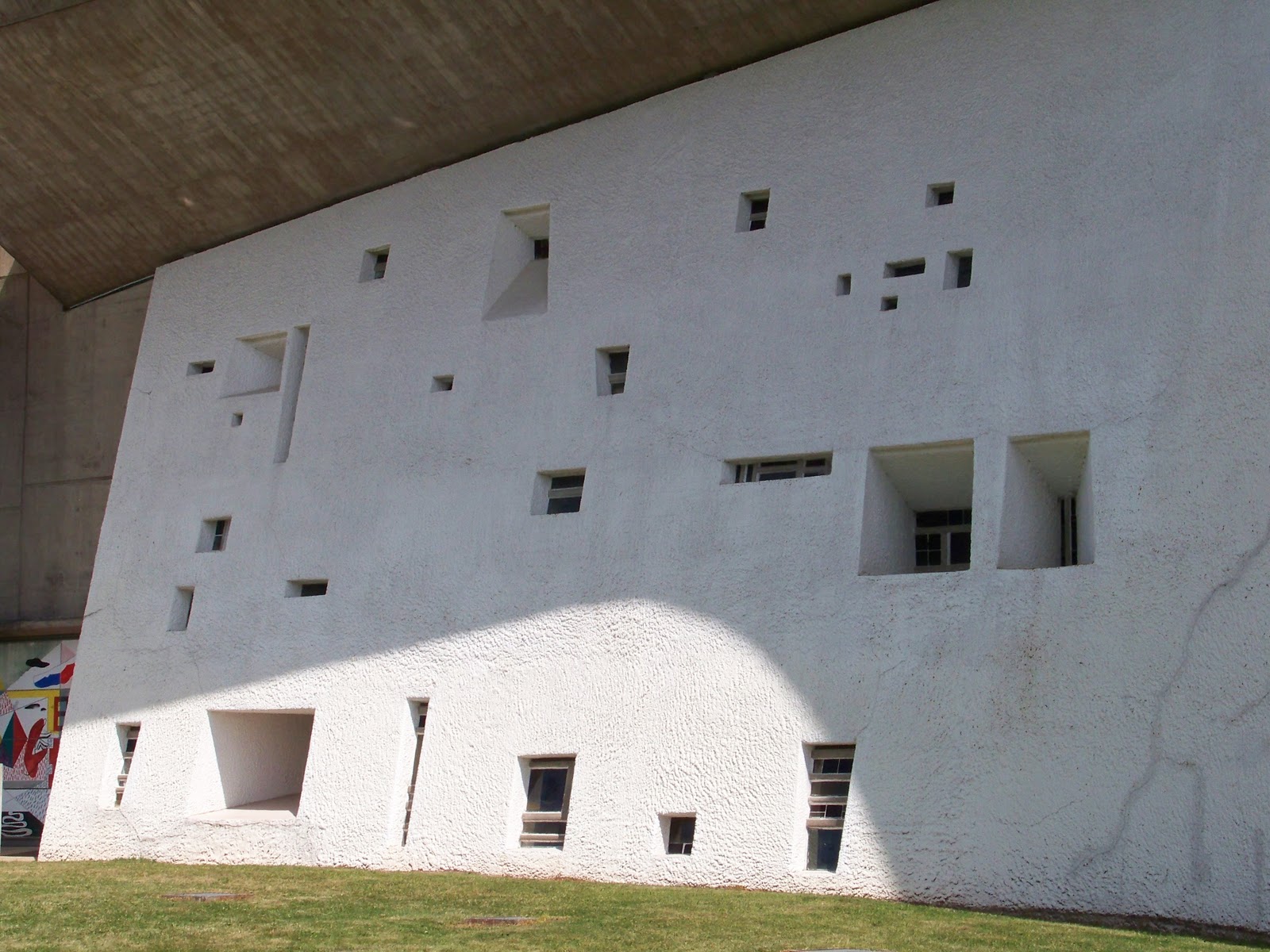 touch: Detail Photos from Ronchamp (1 )