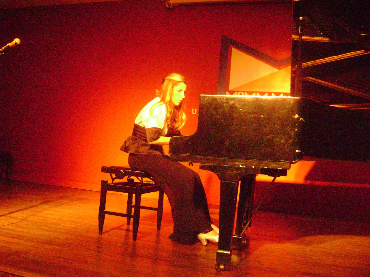 Maria Alice de Mendonça / Performances