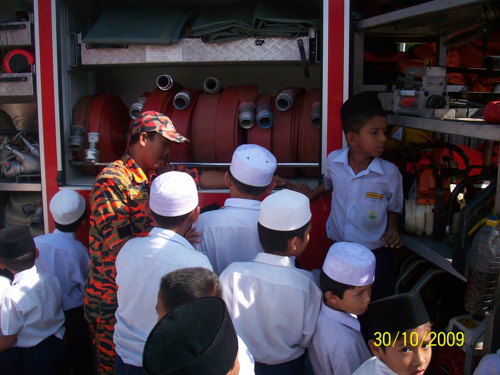 Sek Ren Agama Ar-Ridhwaniah: Pameran Dan Ceramah Kerjaya (Bomba,Polis)