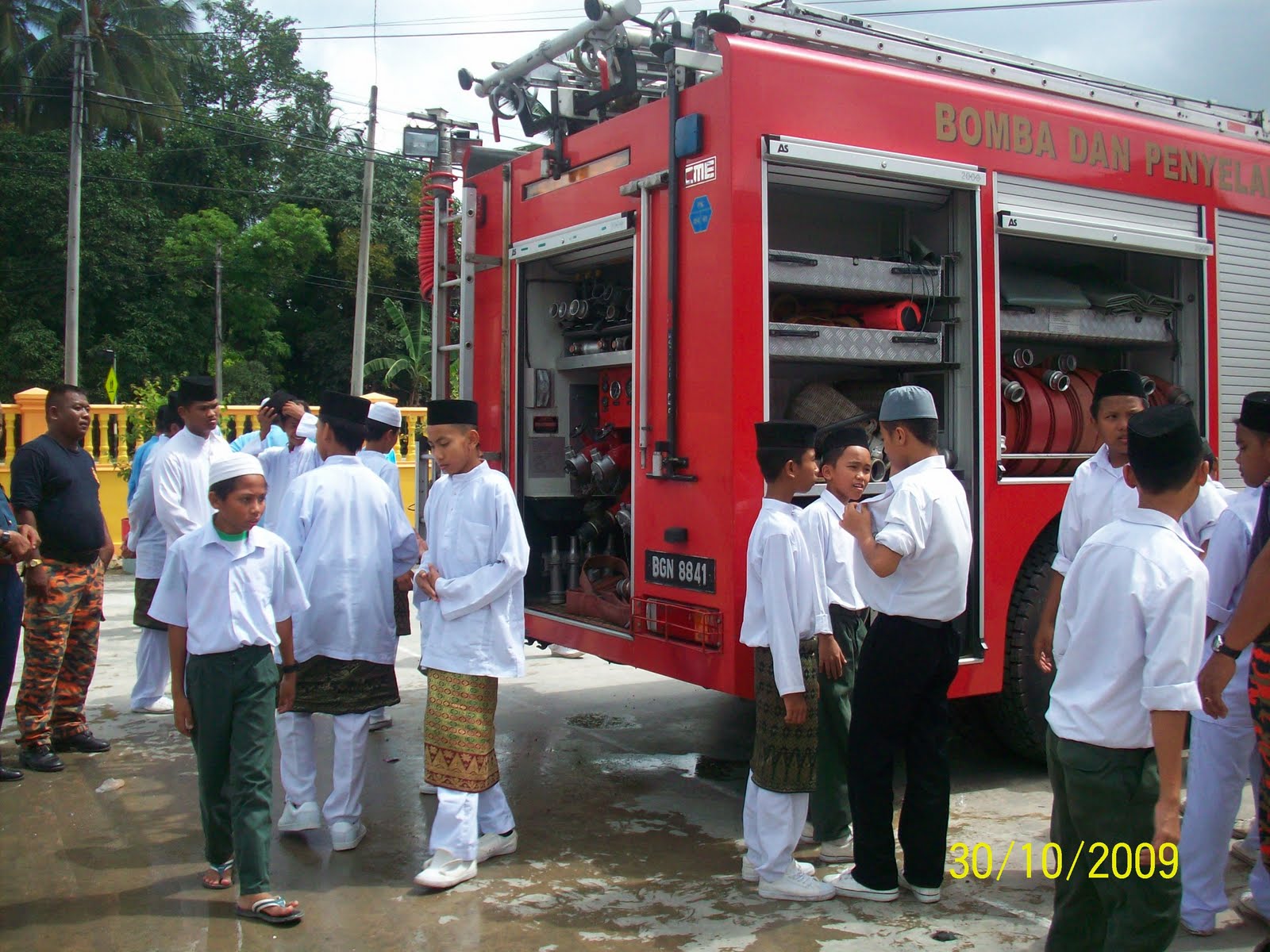 Sek Ren Agama Ar-Ridhwaniah: Pameran Dan Ceramah Kerjaya (Bomba,Polis)