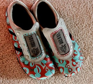 blue eyed freckle: Handmade and Fabulous: Painted Shoes