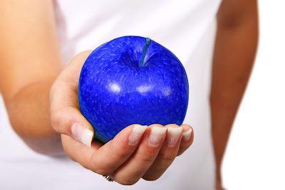 S. K. R: Manzana azul