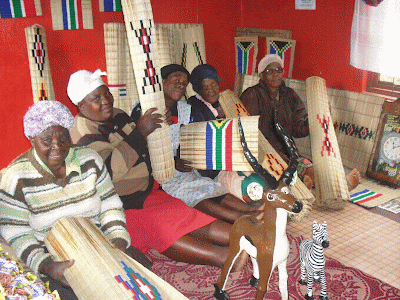 Phumlani's Zulu news: Inhlangano yabadala izibambela ngezandla