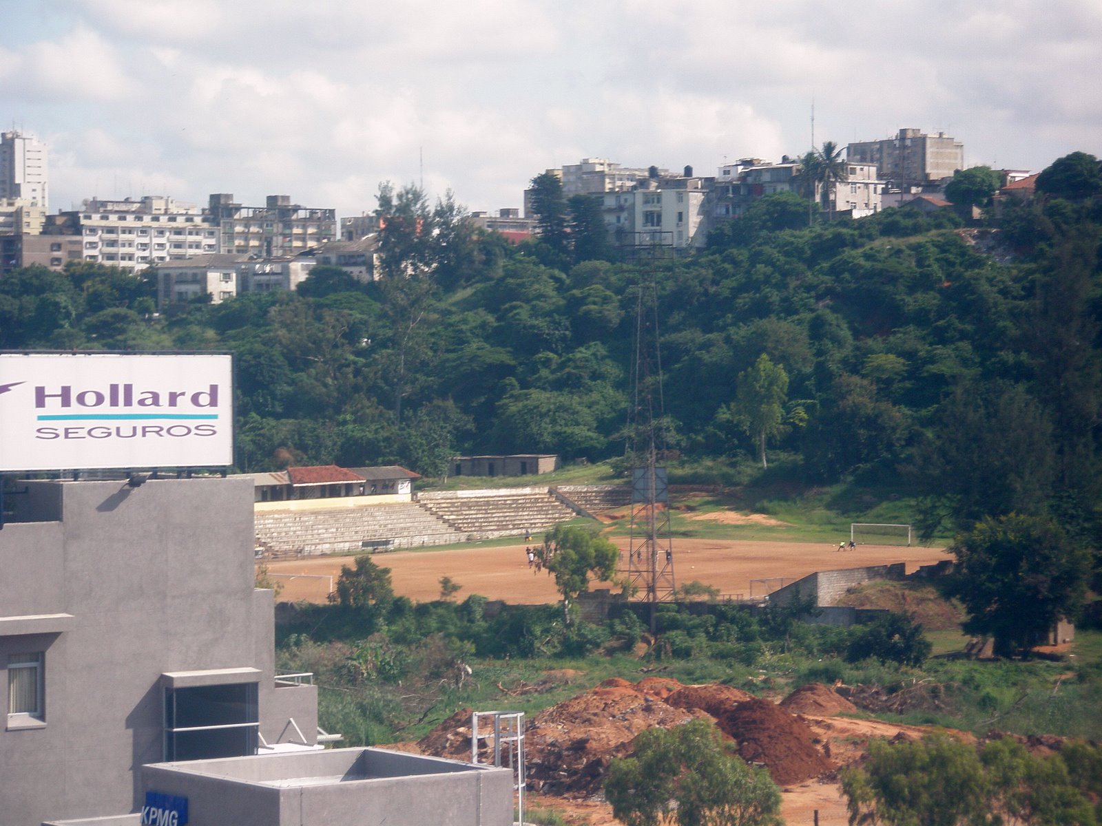Digital no Índico: Imagem de Maputo - Campo de Futebol do Maxaquene