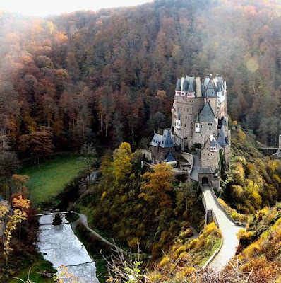 Whatever: Unusual and Spectacular Castles