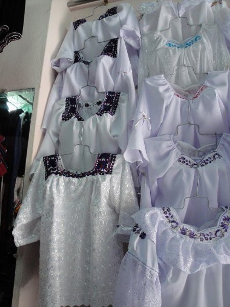 GLORIA_QUINATOA: ROPA INDIGENA