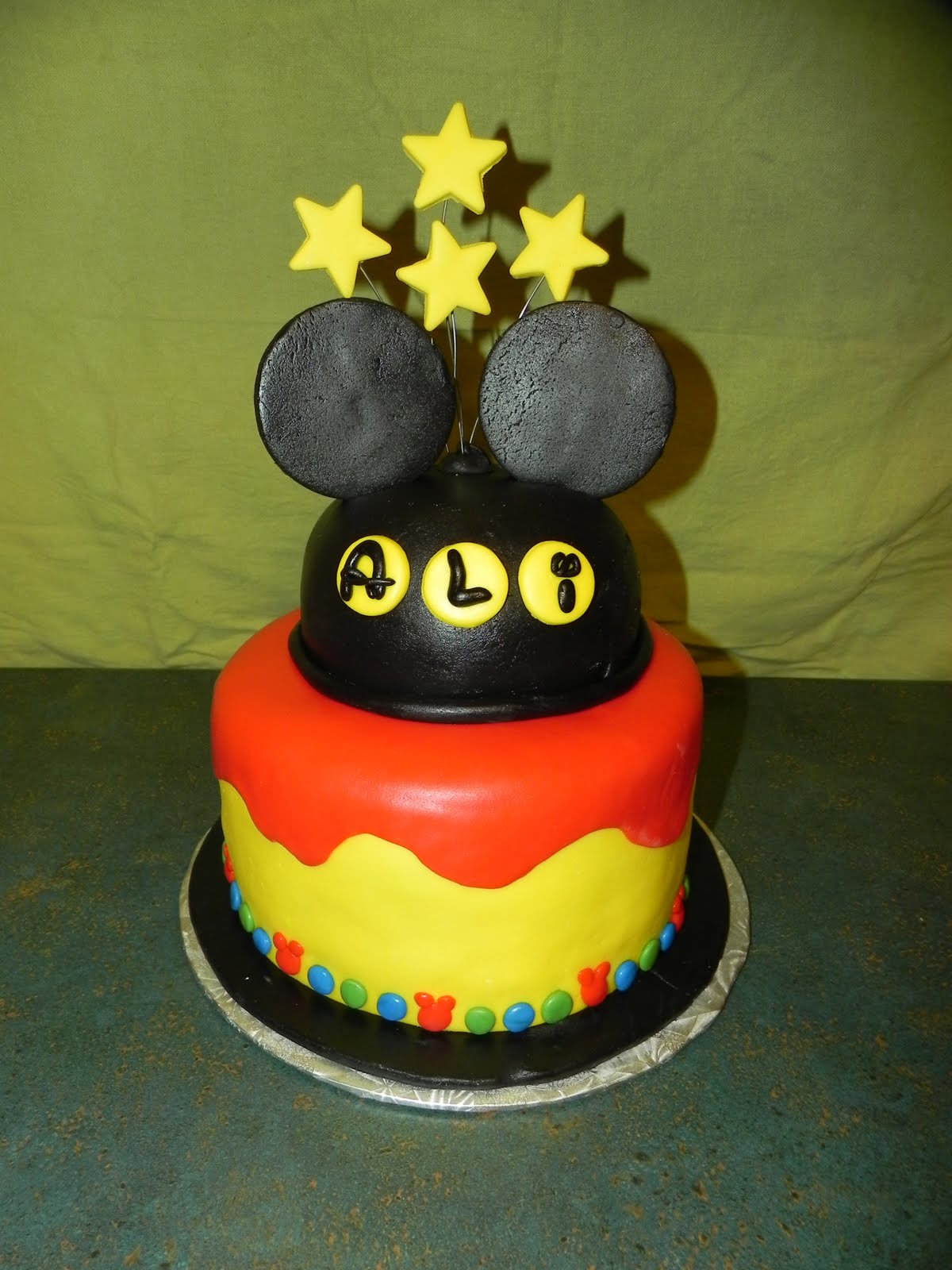 witty cakes: Happy Birthday to Everyone!