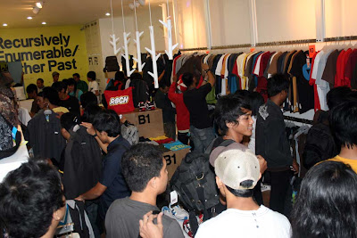 Majalah OUCH!: OUVAL RESEARCH Hadir Di Makassar!!