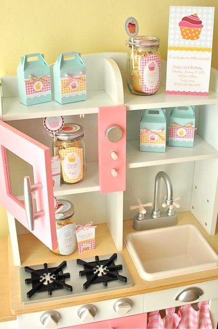 Pamela Smerker Designs: Bring On The Cake!