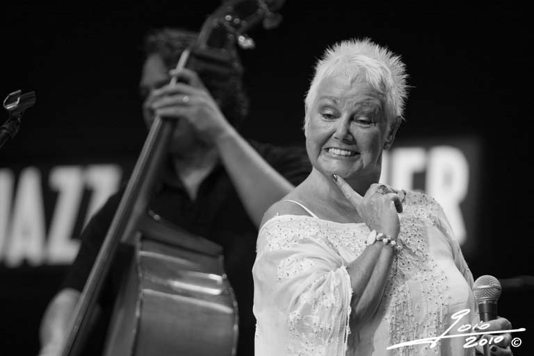 MUSICGRAFIAS © goio villanueva jazz photographer: Carol Kidd - 2010 - (1)