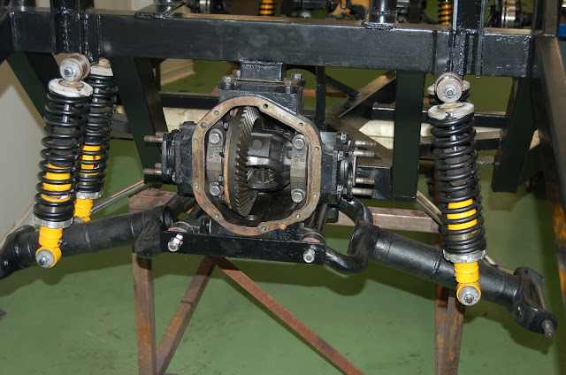 Shelby Cobra Replica: Rear suspension fitting
