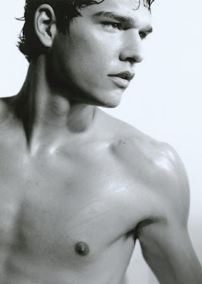 ALPHAMAG: Model: Alexandre Cunha