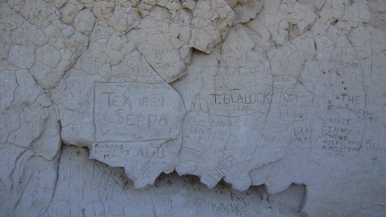 RV Travels: Oregon Trail Ruts & Register Cliff