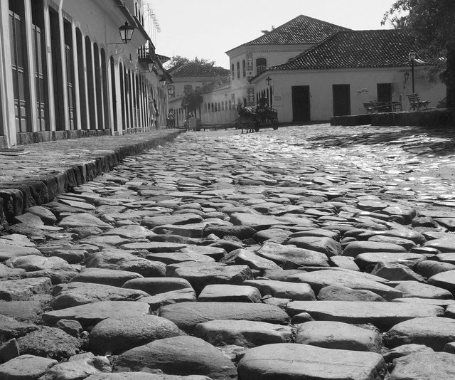 Paraty ,um túnel no tempo.: As ruas de pedra em Paraty
