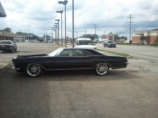 Traffic Jamz: 1965 Buick Riviera - Chopped Top