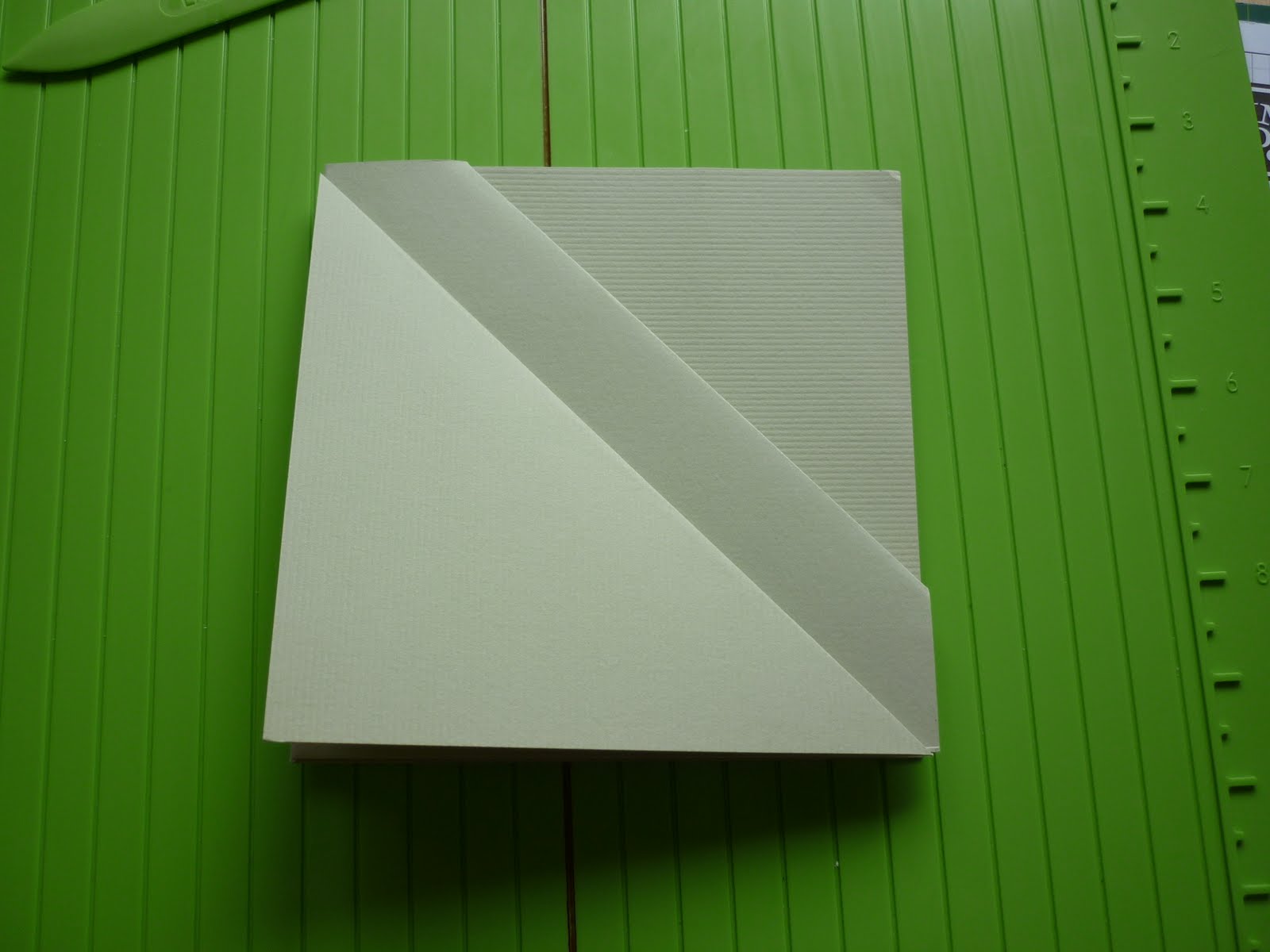 The Duck Pond: Hougie Board Tutorial - Folded Card with tag pocket