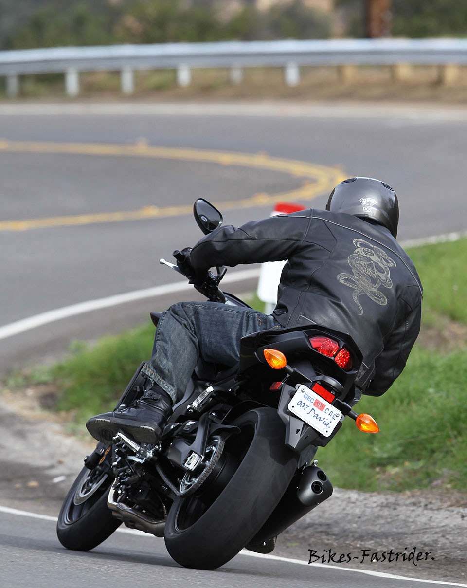 Extreme Machines.: 2011 Yamaha FZ8 Test-ride and Review.