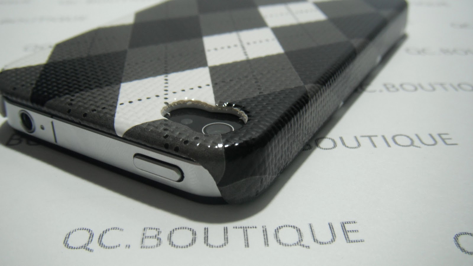 QC Boutique: iPhone 4 Casing - Diamond Design