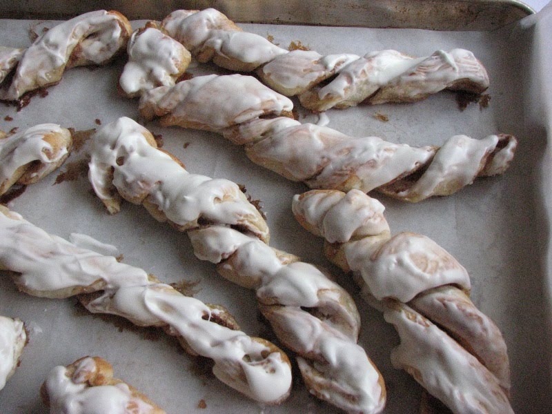 Heidi Bakes: Fun with Rhodes frozen bread dough