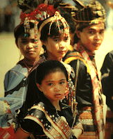 KEBUDAYAAN KADAZAN DUSUN WARISAN NEGERI DI BAWAH BAYU: Adat dan Kepercayaan