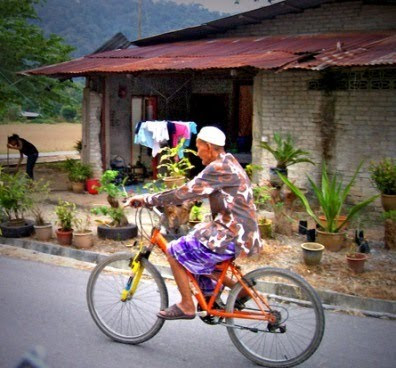DALAM HATI ADA TAMAN: hidup mcm naik basikal...