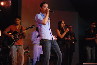 El sitio de Julio César Llamos: La otra piel de Leoni Torres...