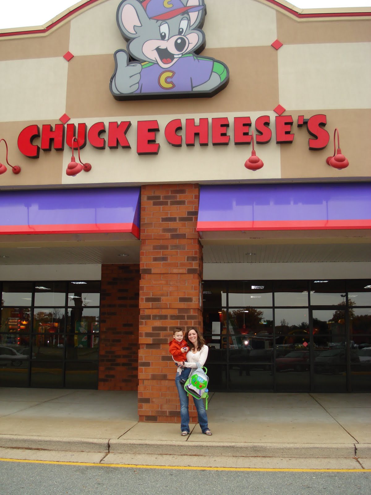 The Zatelli Zoo: Chuck E Cheese