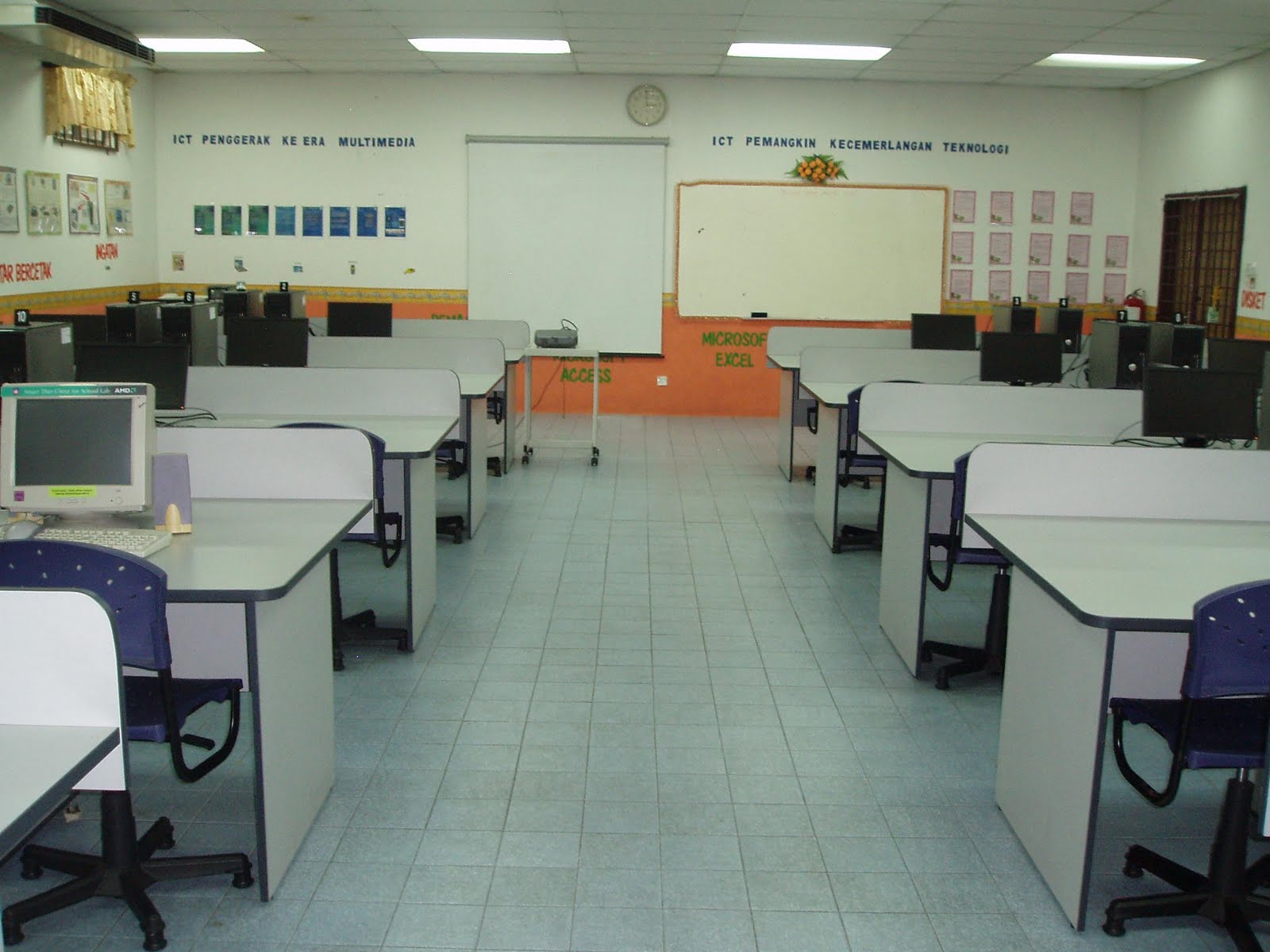 Makmal Komputer ~ ICT SK JAWI