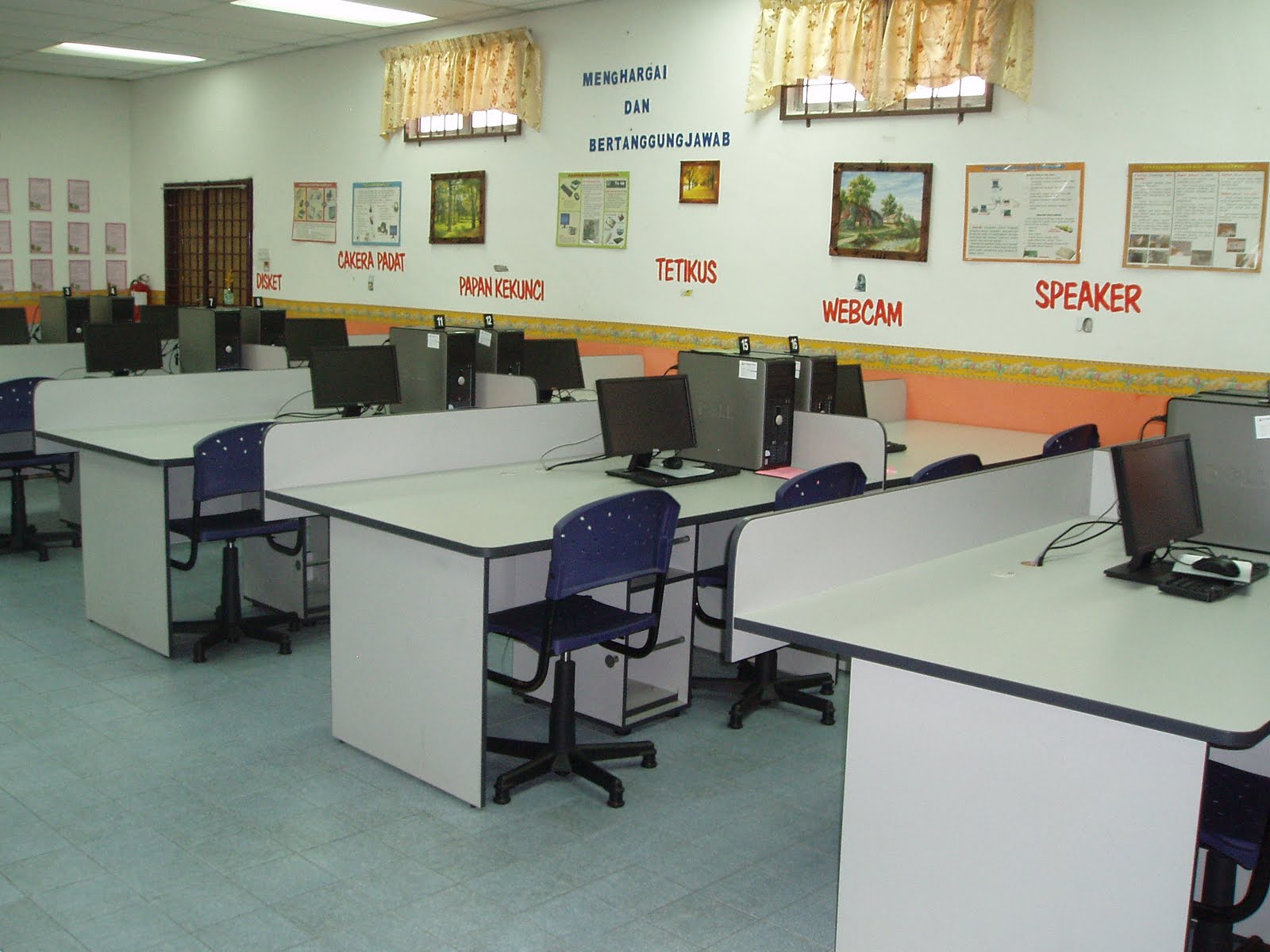 Makmal Komputer ~ ICT SK JAWI