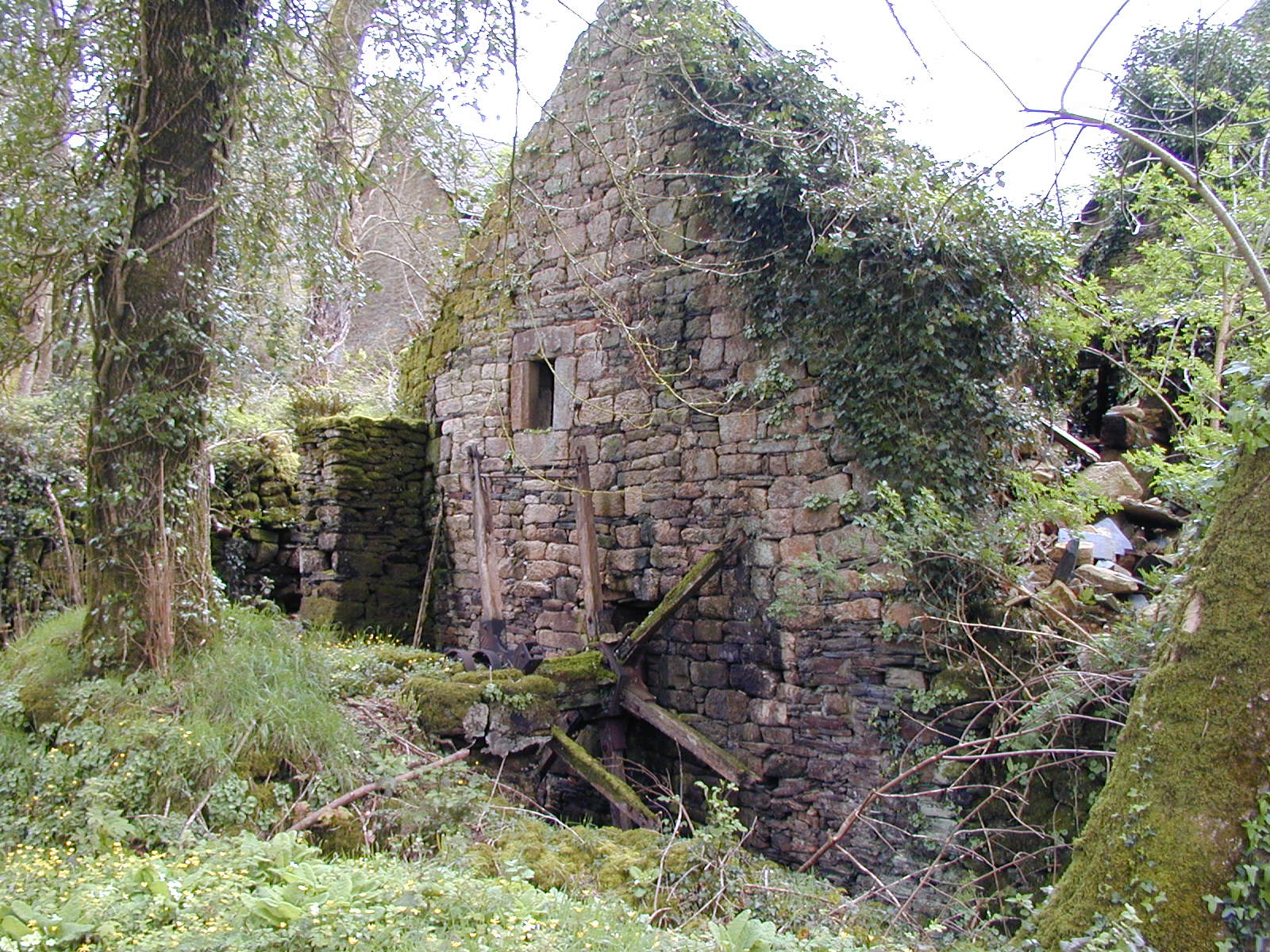 Halcyon Travels: Le moulin d'Edern