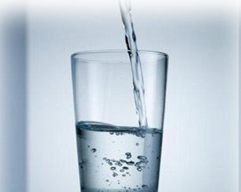 Kekal Sihat Sepanjang Hayat: Khasiat Minum Air Suam