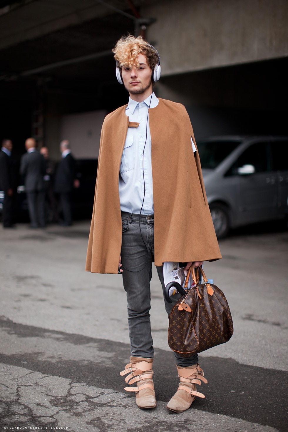 live, eat and breathe fashion: Camel Coat? Camel cape.