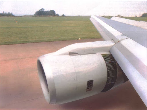 La reversa del motor de un avión