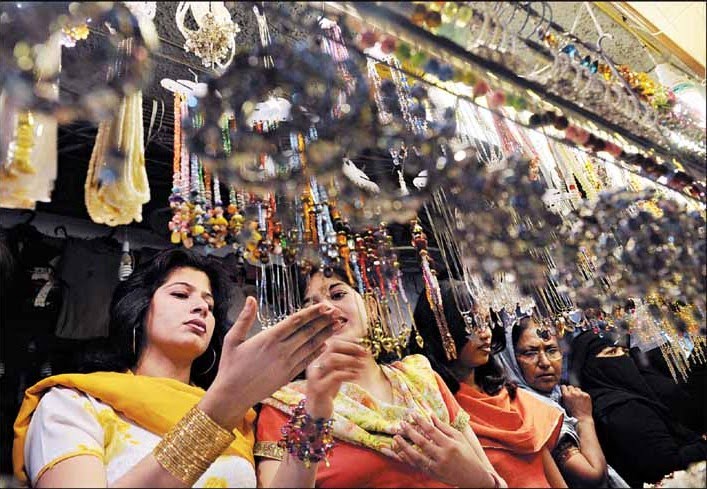 Mad's World: Chand Raat - - A Night Full of Celebration and Happiness