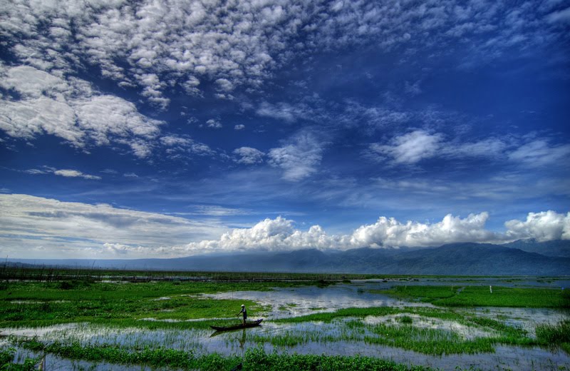 Indonesia Travel Photography: FISHERMAN OF RAWA PENING