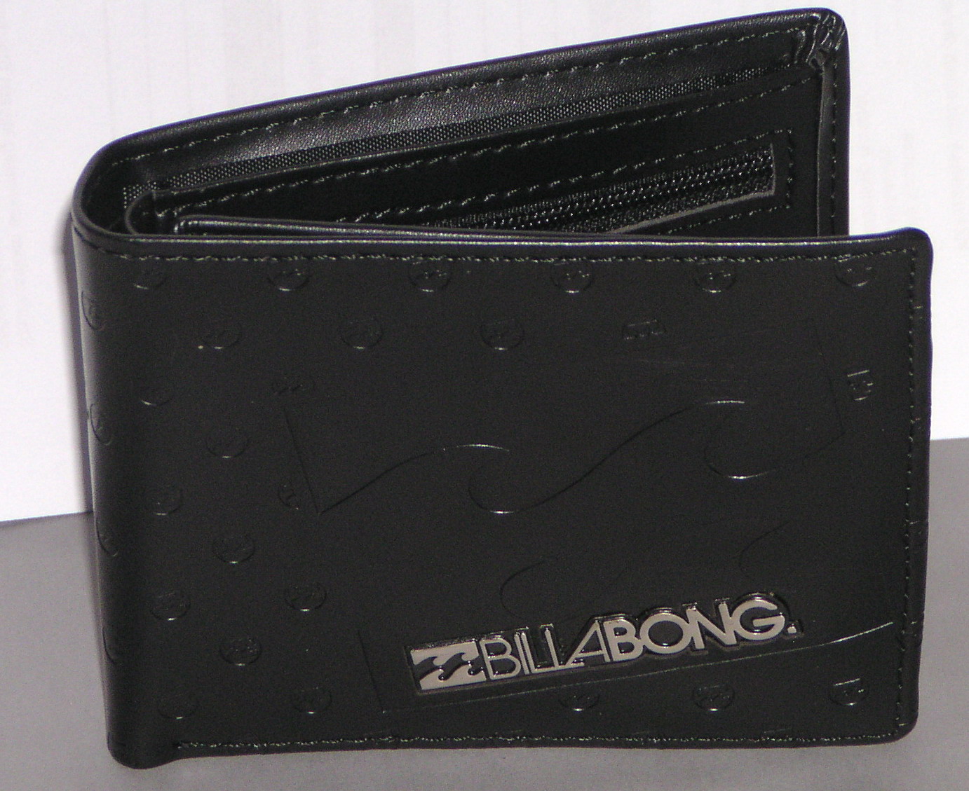 Prodi Zyhop: Dompet Surf Cowo