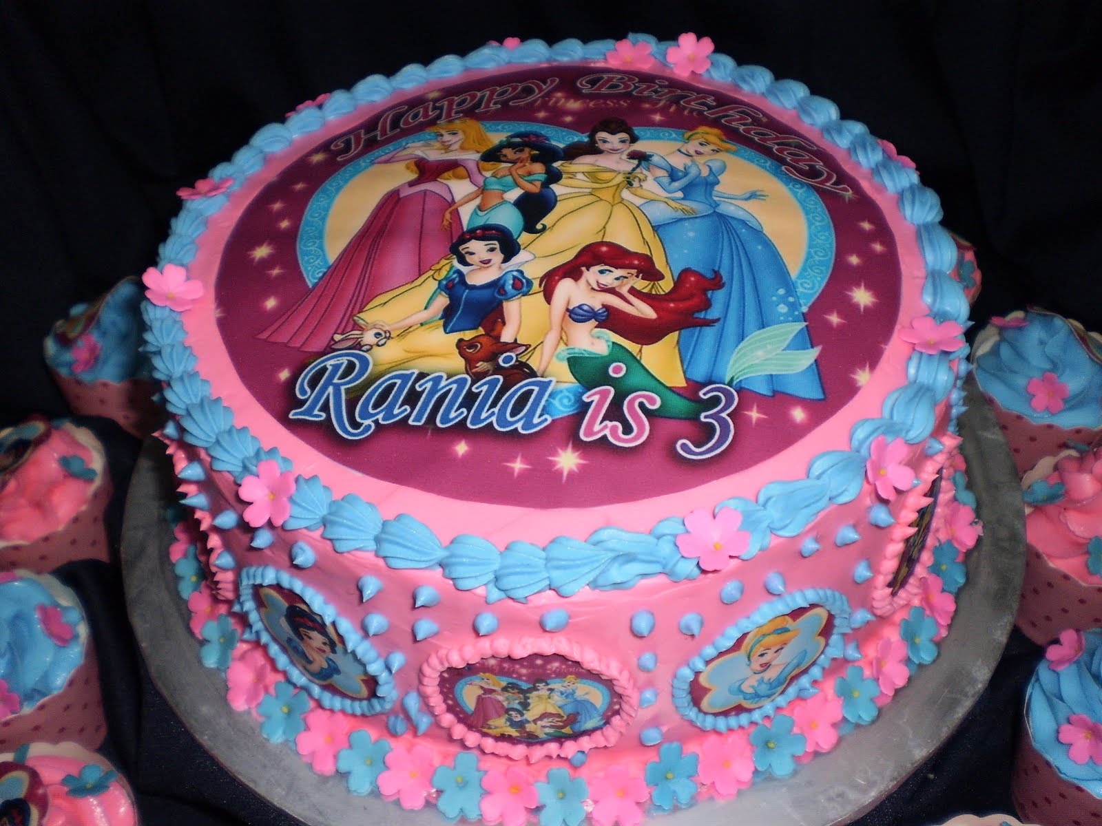 Craving Cakes with Noni: Happy Birthday..... Rania is 3