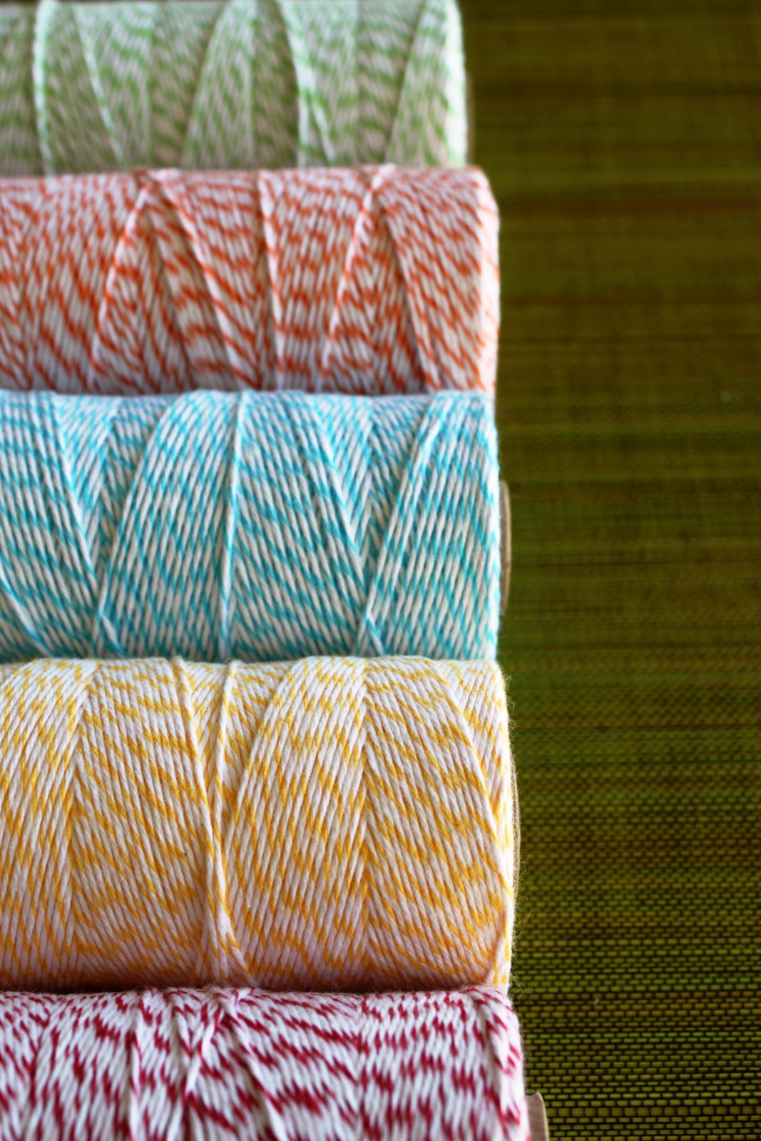 Aline in Wonderland: Divine Twine - fio de pasteleiro