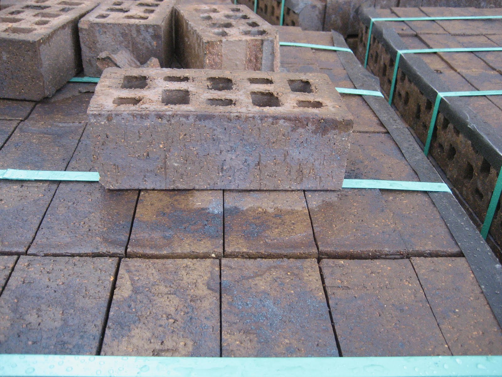 Building our Galleria: Day 91 - Bricks Delivered (Finally)