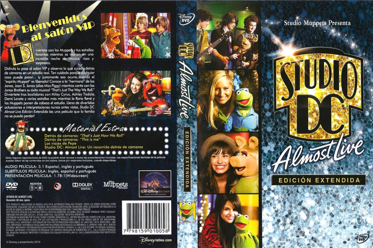 MI CINE: STUDIO DC ALMOST LIVE